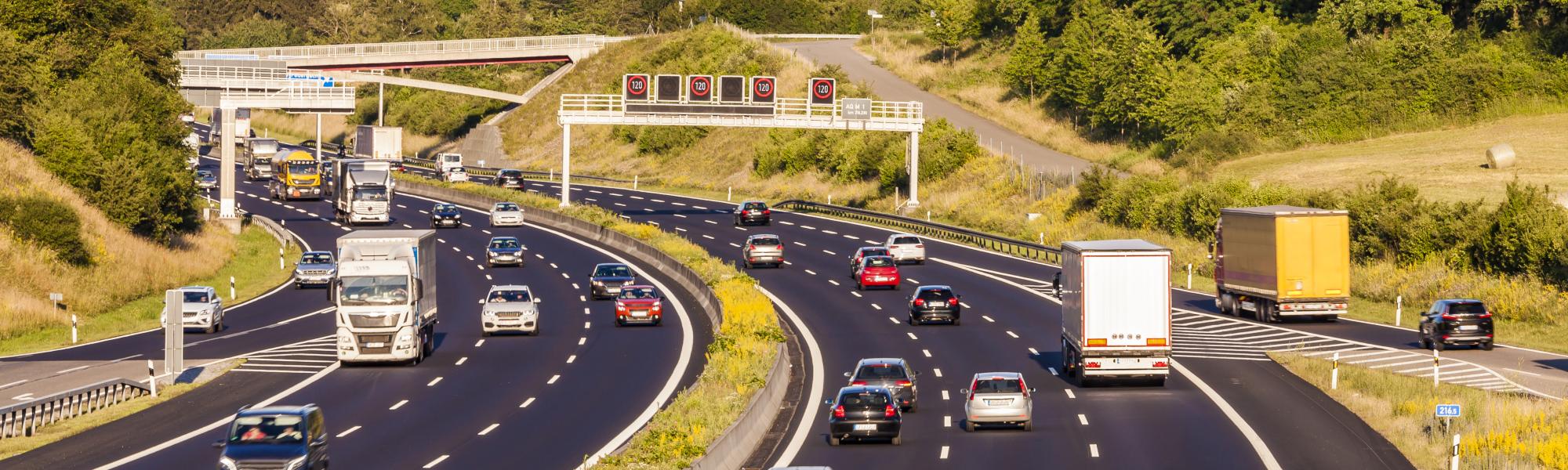 Poate transportul rutier să absoarbă dublarea taxelor de drum din UE ...